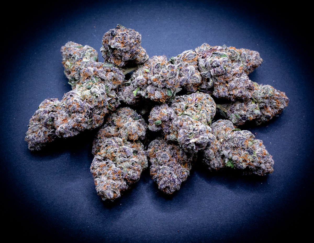 Buy Red Velvet Runtz Indoor THCA Flower At BCD